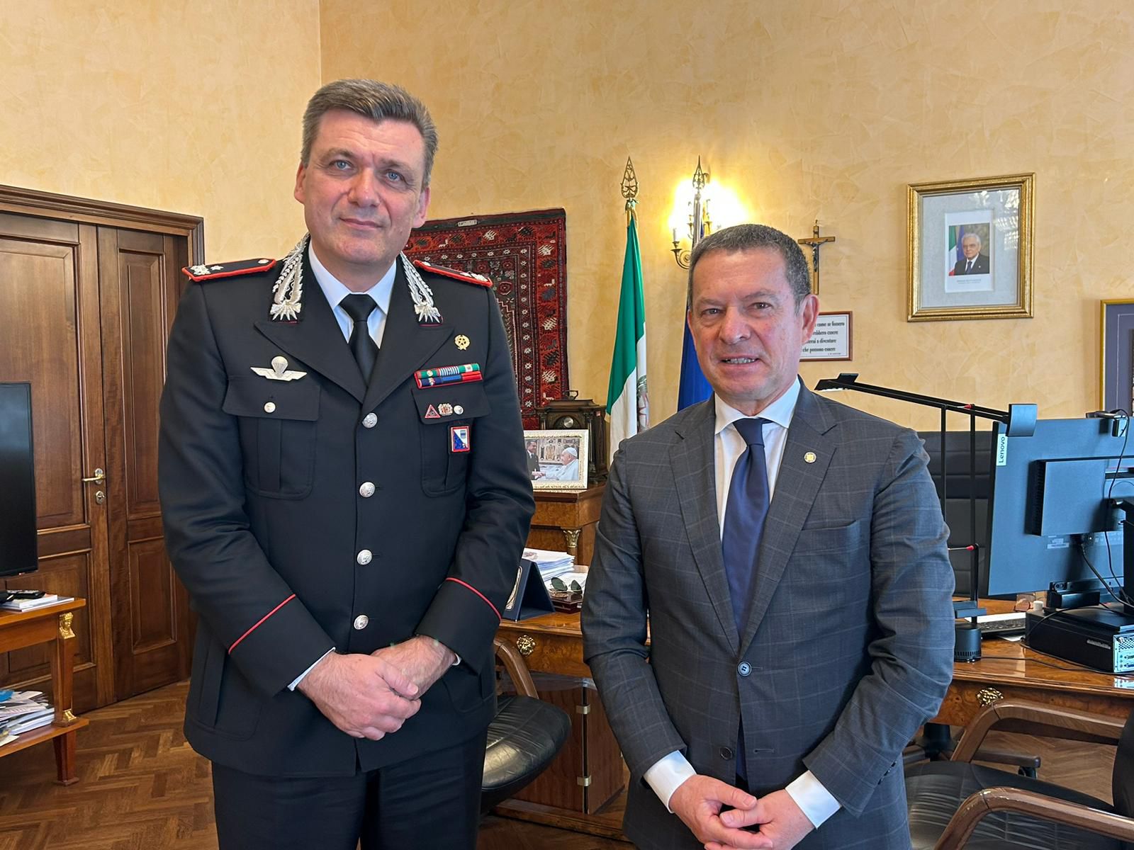 Potenza: il prefetto Campanaro incontra il nuovo comandante legione ...